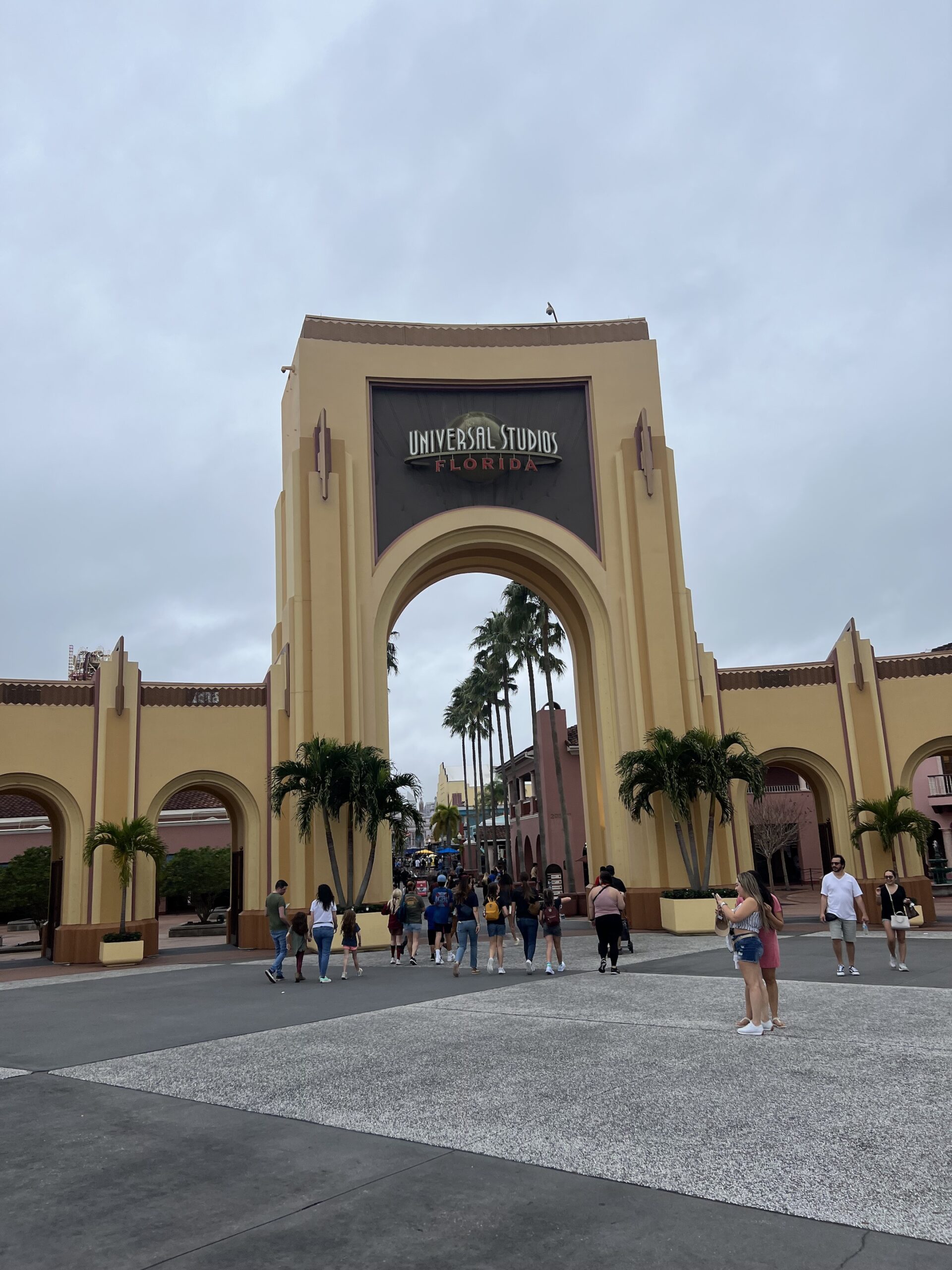 Islands of Adventure versus Universal Studios - Everything about Our ...